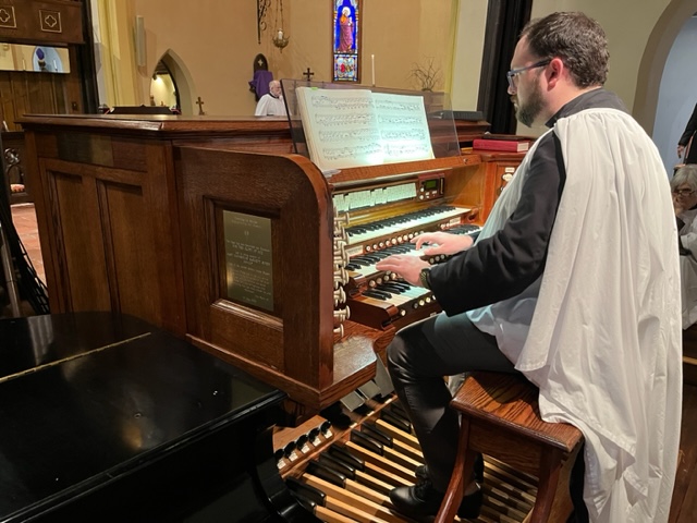 Why IS the Organ the King of Instruments? – WLRH